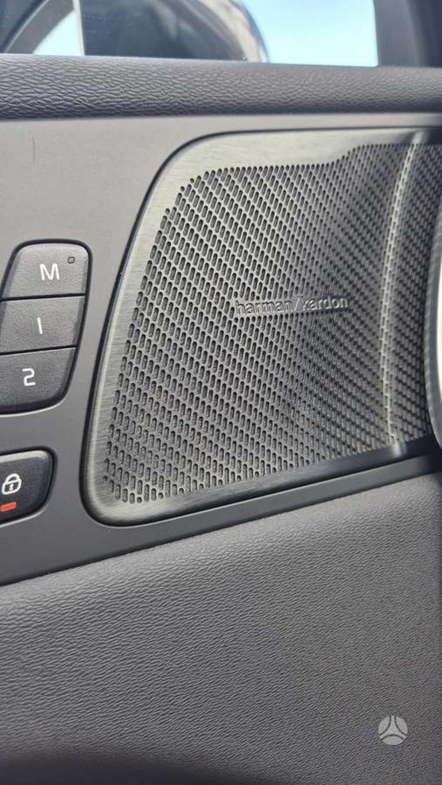 Melns Volvo XC60 2020 Viļņa, ar dzinēja tilpumu 1.97 L un nobraukumu 124 tūkst. km par 27500 €, foto 13 vietnē AUTOMOTO.COM.LV