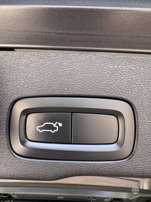Black Volvo XC60 2020 in Siauliai, with an engine capacity of 2.00 L and mileage of 290 thousand km for 16650 €, photo 29 on AUTOMOTO.COM.LV