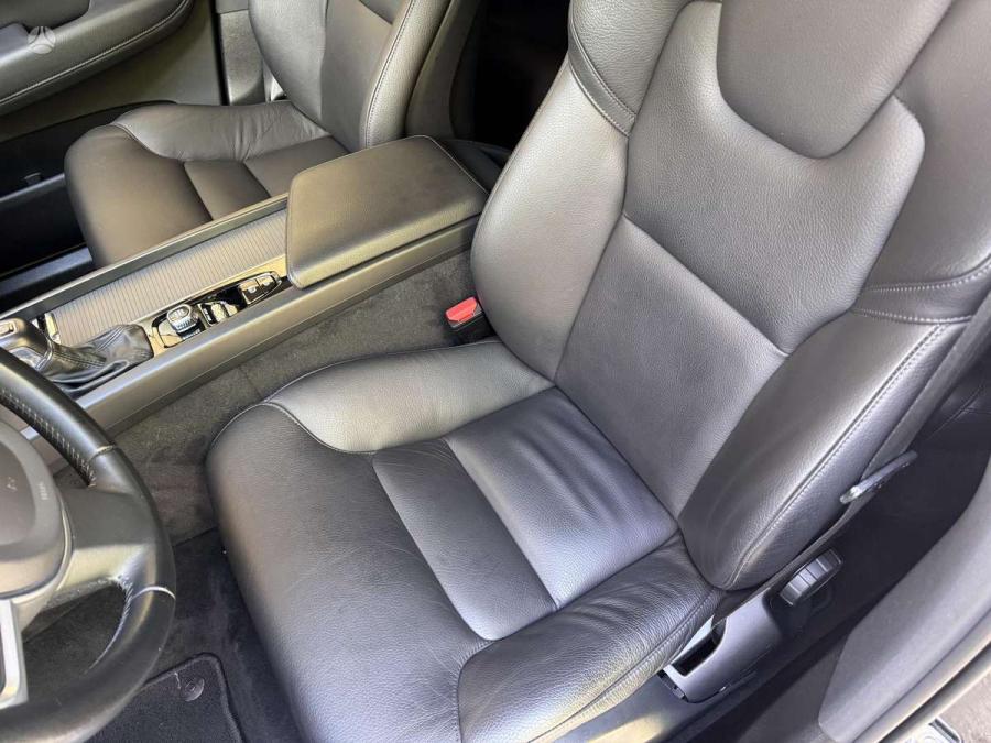 Melns Volvo XC60 2020 Šauļi, ar dzinēja tilpumu 2.00 L un nobraukumu 290 tūkst. km par 16650 €, foto 16 vietnē AUTOMOTO.COM.LV