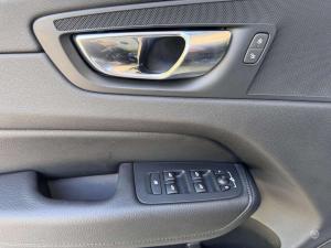 Melns Volvo XC60 2020 Šauļi, ar dzinēja tilpumu 2.00 L un nobraukumu 290 tūkst. km par 16650 €, foto 31 vietnē AUTOMOTO.COM.LV