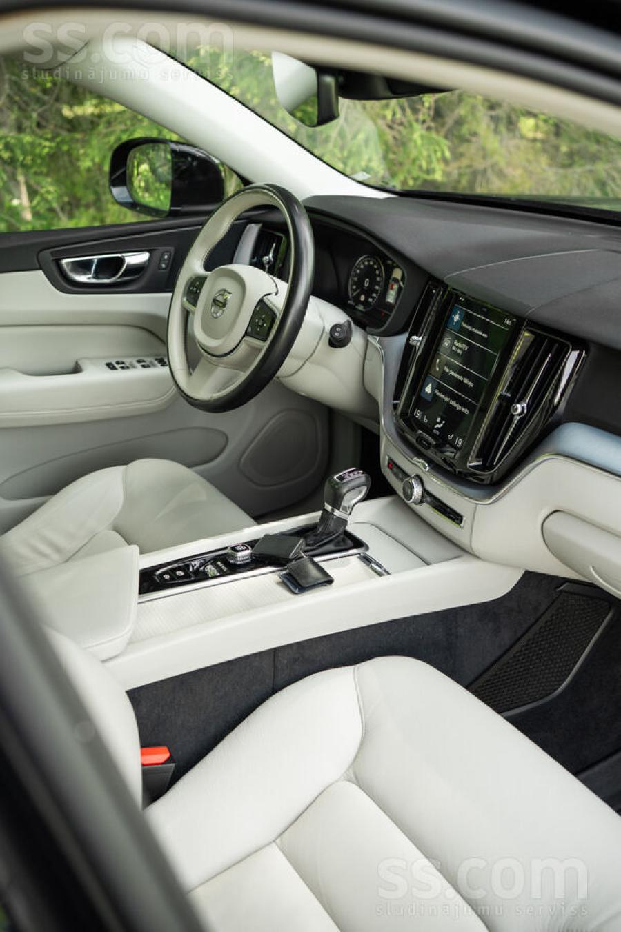 Melns Volvo XC60 2020 Valmiera, ar dzinēja tilpumu 2.00 L un nobraukumu 176 tūkst. km par 26100 €, foto 7 vietnē AUTOMOTO.COM.LV