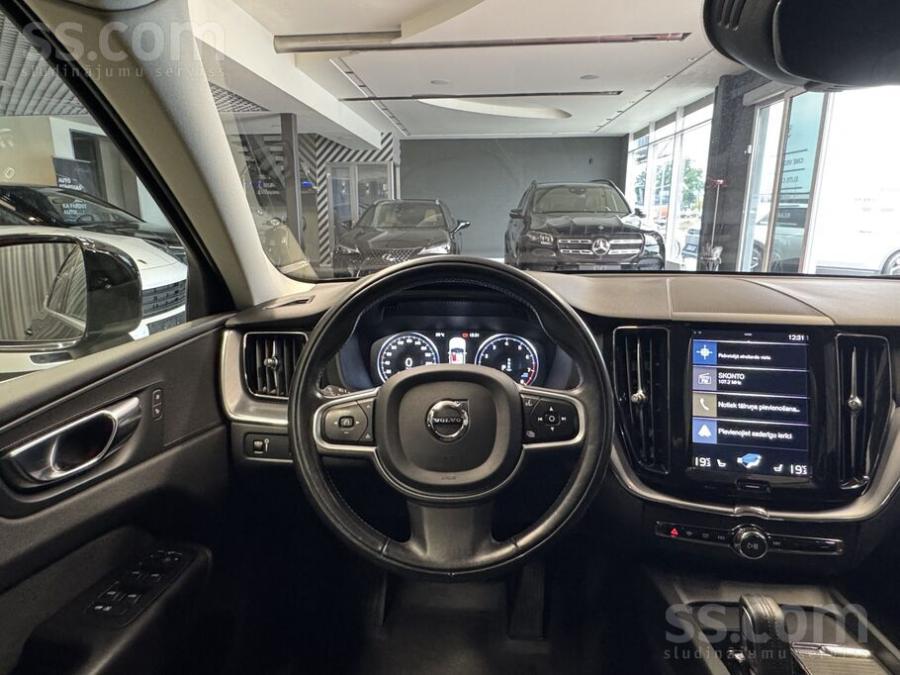 Black Volvo XC60 2020 in Riga, with an engine capacity of 2.00 L and mileage of 205 thousand km for 23990 €, photo 11 on AUTOMOTO.COM.LV