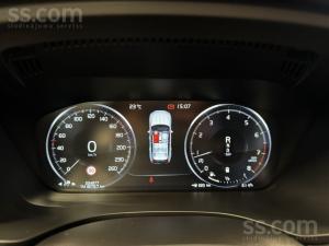 Black Volvo XC60 2020 in Riga, with an engine capacity of 2.00 L and mileage of 205 thousand km for 23990 €, photo 13 on AUTOMOTO.COM.LV
