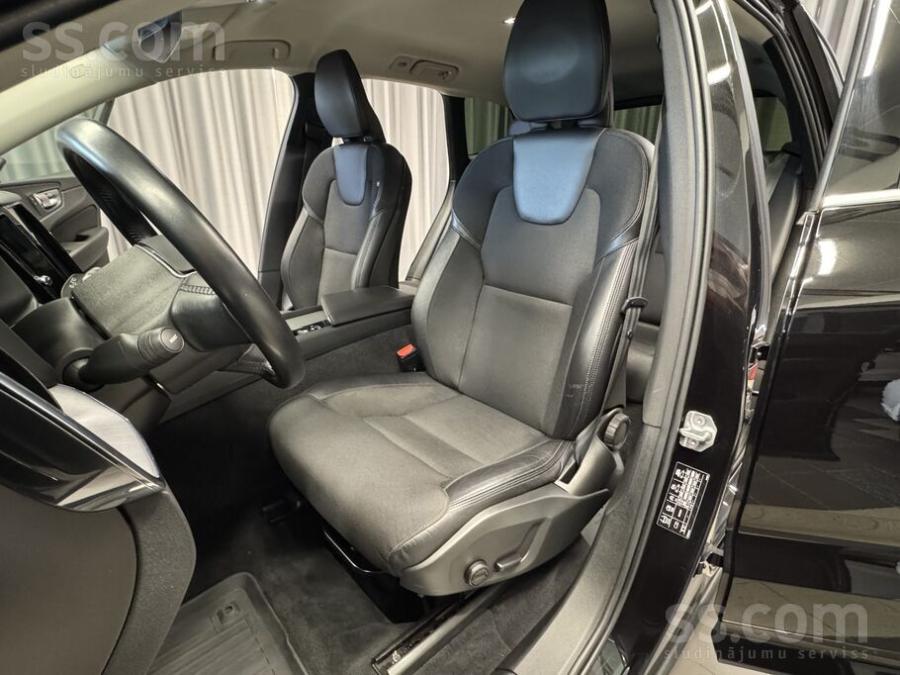Black Volvo XC60 2020 in Riga, with an engine capacity of 2.00 L and mileage of 205 thousand km for 23990 €, photo 15 on AUTOMOTO.COM.LV