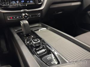 Black Volvo XC60 2020 in Riga, with an engine capacity of 2.00 L and mileage of 205 thousand km for 23990 €, photo 21 on AUTOMOTO.COM.LV