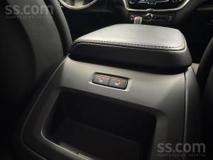 Black Volvo XC60 2020 in Riga, with an engine capacity of 2.00 L and mileage of 205 thousand km for 23990 €, photo 25 on AUTOMOTO.COM.LV