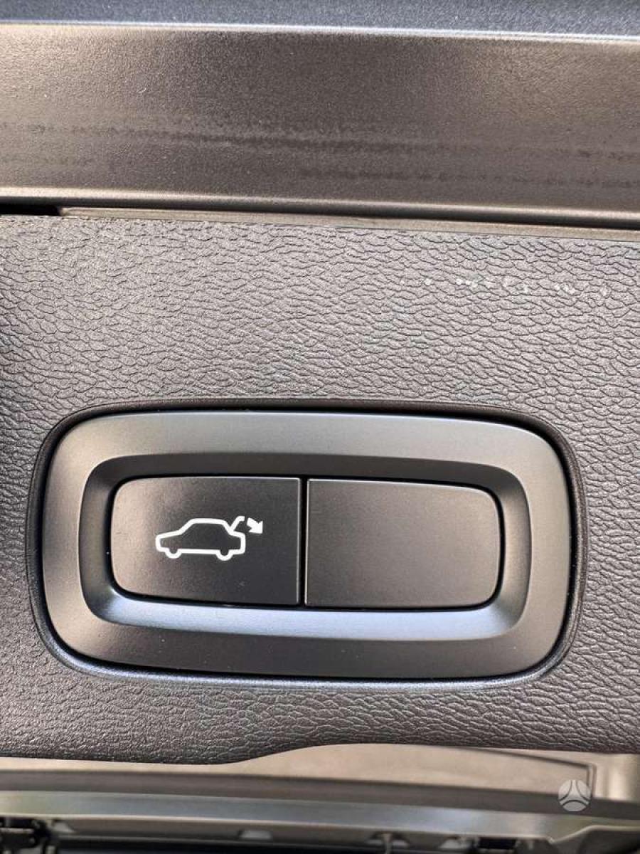 Melns Volvo XC60 2020 Šauļi, ar dzinēja tilpumu 2.00 L un nobraukumu 290 tūkst. km par 16650 €, foto 29 vietnē AUTOMOTO.COM.LV