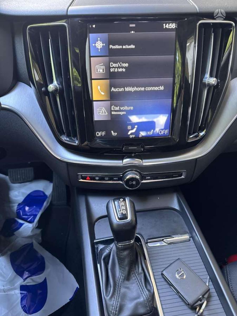 Melns Volvo XC60 2020 Šauļi, ar dzinēja tilpumu 2.00 L un nobraukumu 290 tūkst. km par 16650 €, foto 28 vietnē AUTOMOTO.COM.LV