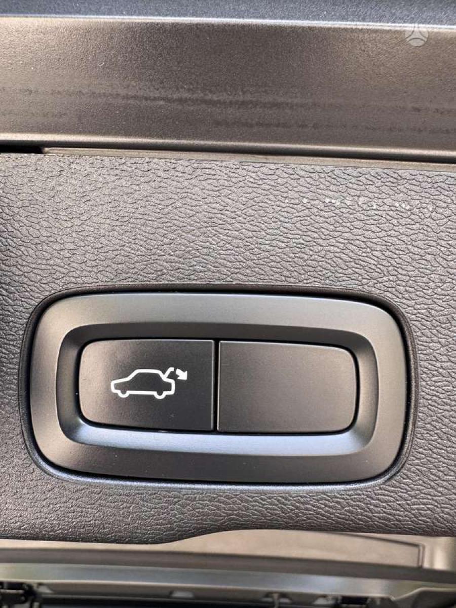 Melns Volvo XC60 2020 Šauļi, ar dzinēja tilpumu 2.00 L un nobraukumu 290 tūkst. km par 16650 €, foto 30 vietnē AUTOMOTO.COM.LV