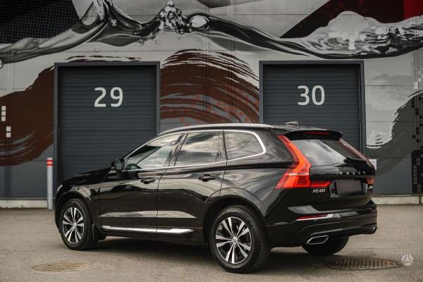 Melns Volvo XC60 2020 Kauņa, ar dzinēja tilpumu 1.97 L un nobraukumu 262 tūkst. km par 18850 €, foto 3 vietnē AUTOMOTO.COM.LV
