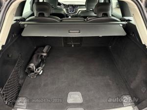 Black Volvo XC60 2020 in Tallinn, with an engine capacity of 2.00 L and mileage of 180 thousand km for 26190 €, photo 15 on AUTOMOTO.COM.LV