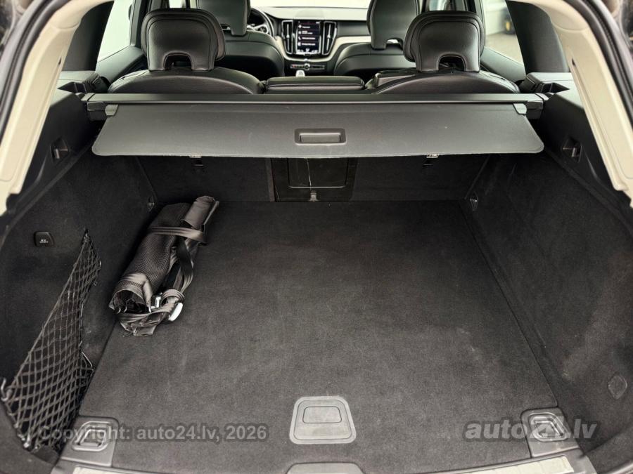 Black Volvo XC60 2020 in Tallinn, with an engine capacity of 2.00 L and mileage of 180 thousand km for 26190 €, photo 15 on AUTOMOTO.COM.LV