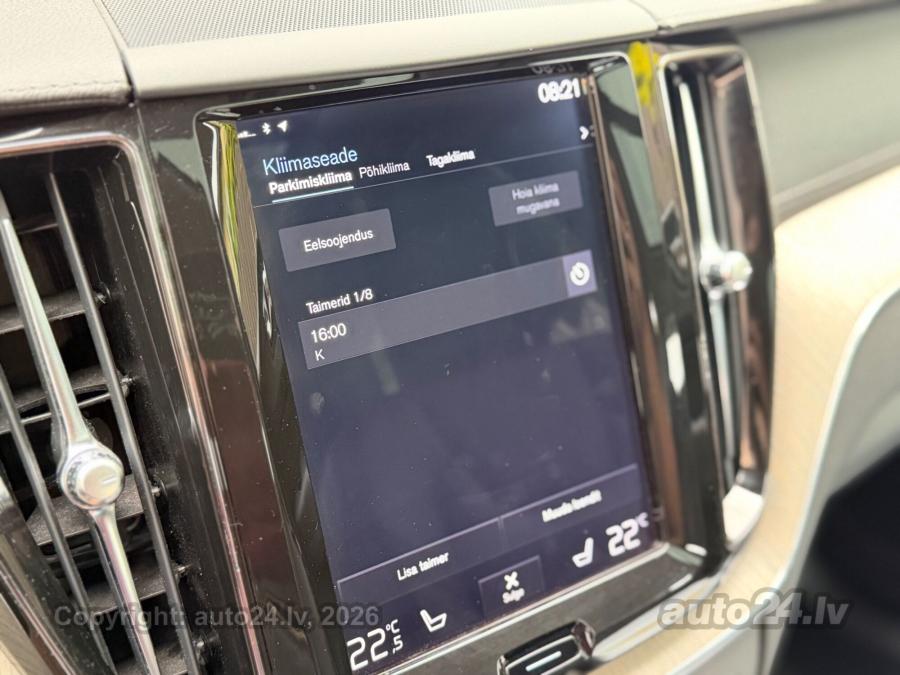 Black Volvo XC60 2020 in Tallinn, with an engine capacity of 2.00 L and mileage of 180 thousand km for 26190 €, photo 20 on AUTOMOTO.COM.LV