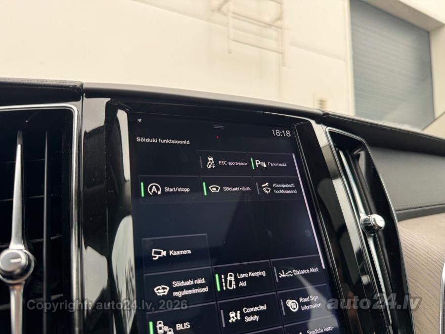 Black Volvo XC60 2020 in Tallinn, with an engine capacity of 2.00 L and mileage of 180 thousand km for 26190 €, photo 23 on AUTOMOTO.COM.LV
