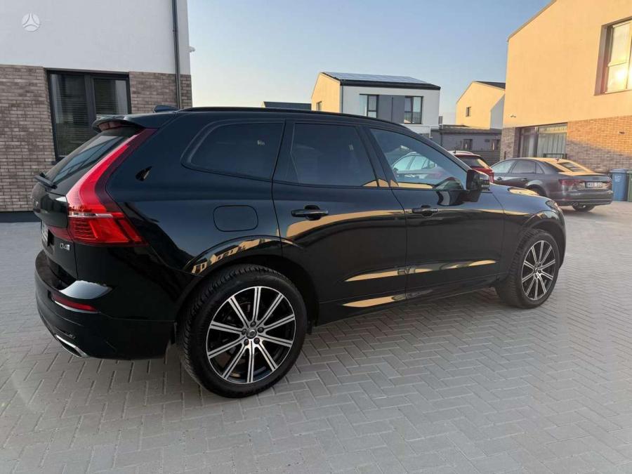 Black Volvo XC60 2020 in Vilnius, with an engine capacity of 1.97 L and mileage of 113 thousand km for 23800 €, photo 7 on AUTOMOTO.COM.LV