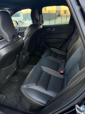 Black Volvo XC60 2020 in Vilnius, with an engine capacity of 1.97 L and mileage of 113 thousand km for 23800 €, photo 11 on AUTOMOTO.COM.LV