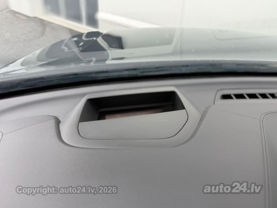 Black Volvo XC60 2020 in Tallinn, with an engine capacity of 2.00 L and mileage of 181 thousand km for 25990 €, photo 19 on AUTOMOTO.COM.LV