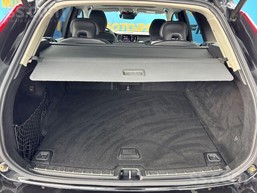 Melns Volvo XC60 2020 Rīga, ar dzinēja tilpumu 2.00 L un nobraukumu 111 tūkst. km par 23950 €, foto 11 vietnē AUTOMOTO.COM.LV