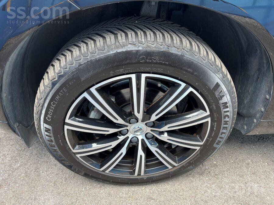 Melns Volvo XC60 2020 Rīga, ar dzinēja tilpumu 2.00 L un nobraukumu 111 tūkst. km par 23950 €, foto 28 vietnē AUTOMOTO.COM.LV