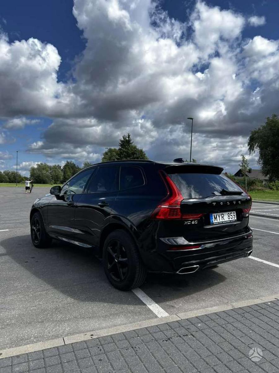 Black Volvo XC60 2020 in Panevezys, with an engine capacity of 1.97 L and mileage of 134 thousand km for 24500 €, photo 1 on AUTOMOTO.COM.LV