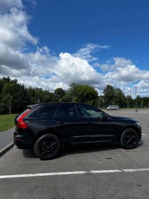 Black Volvo XC60 2020 in Panevezys, with an engine capacity of 1.97 L and mileage of 134 thousand km for 24500 €, photo 4 on AUTOMOTO.COM.LV