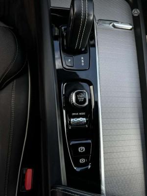 Black Volvo XC60 2020 in Panevezys, with an engine capacity of 1.97 L and mileage of 134 thousand km for 24500 €, photo 10 on AUTOMOTO.COM.LV