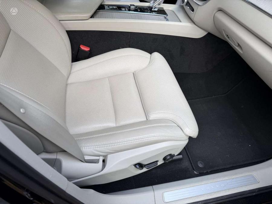 Melns Volvo XC60 2020 Tauragė, ar dzinēja tilpumu 1.97 L un nobraukumu 270 tūkst. km par 19500 €, foto 9 vietnē AUTOMOTO.COM.LV