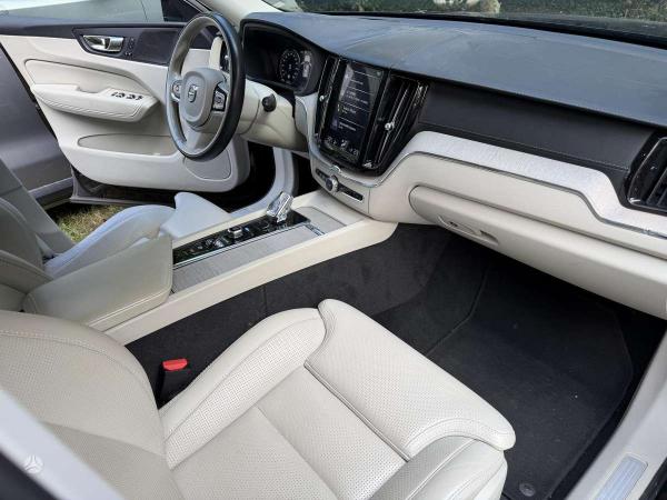 Melns Volvo XC60 2020 Tauragė, ar dzinēja tilpumu 1.97 L un nobraukumu 270 tūkst. km par 19500 €, foto 10 vietnē AUTOMOTO.COM.LV