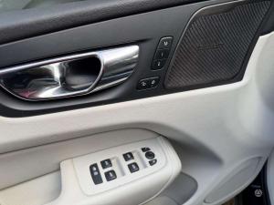 Melns Volvo XC60 2020 Tauragė, ar dzinēja tilpumu 1.97 L un nobraukumu 270 tūkst. km par 19500 €, foto 21 vietnē AUTOMOTO.COM.LV