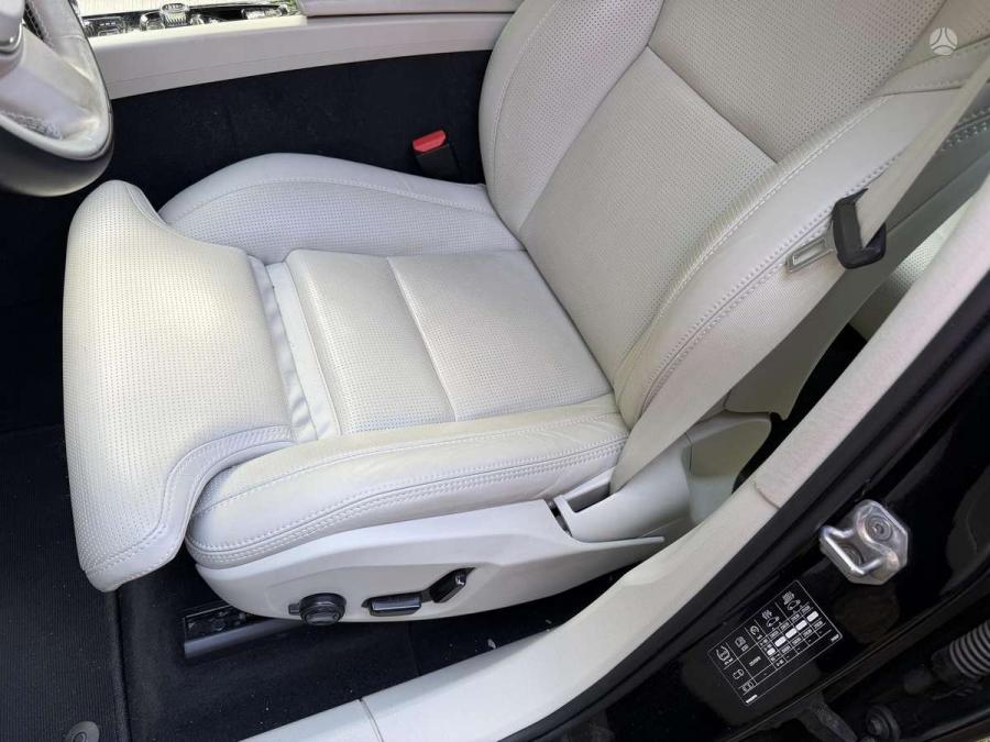 Melns Volvo XC60 2020 Tauragė, ar dzinēja tilpumu 1.97 L un nobraukumu 270 tūkst. km par 19500 €, foto 24 vietnē AUTOMOTO.COM.LV