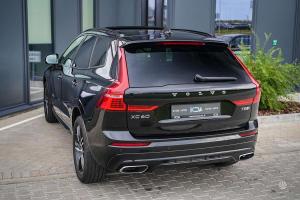 Black Volvo XC60 2020 in Kaunas, with an engine capacity of 1.97 L and mileage of 212 thousand km for 23950 €, photo 12 on AUTOMOTO.COM.LV