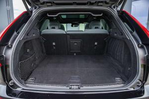 Black Volvo XC60 2020 in Kaunas, with an engine capacity of 1.97 L and mileage of 212 thousand km for 23950 €, photo 16 on AUTOMOTO.COM.LV