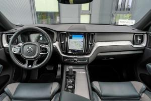 Black Volvo XC60 2020 in Kaunas, with an engine capacity of 1.97 L and mileage of 212 thousand km for 23950 €, photo 19 on AUTOMOTO.COM.LV