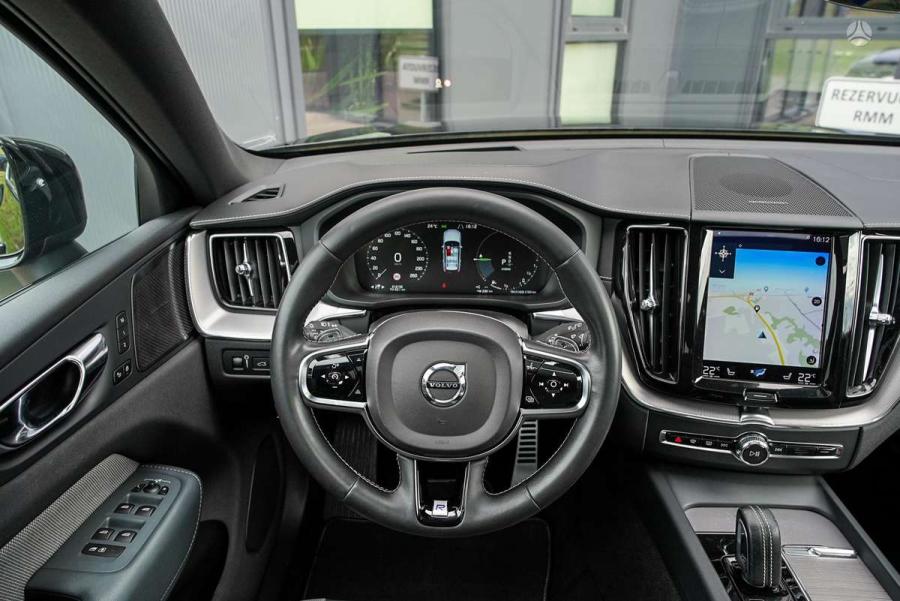 Black Volvo XC60 2020 in Kaunas, with an engine capacity of 1.97 L and mileage of 212 thousand km for 23950 €, photo 20 on AUTOMOTO.COM.LV