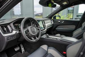 Black Volvo XC60 2020 in Kaunas, with an engine capacity of 1.97 L and mileage of 212 thousand km for 23950 €, photo 30 on AUTOMOTO.COM.LV