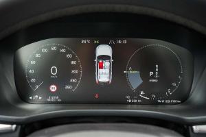 Black Volvo XC60 2020 in Kaunas, with an engine capacity of 1.97 L and mileage of 212 thousand km for 23950 €, photo 33 on AUTOMOTO.COM.LV