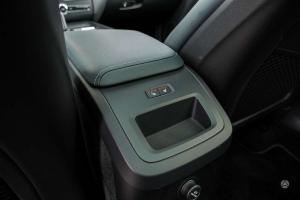 Black Volvo XC60 2020 in Kaunas, with an engine capacity of 1.97 L and mileage of 212 thousand km for 23950 €, photo 42 on AUTOMOTO.COM.LV