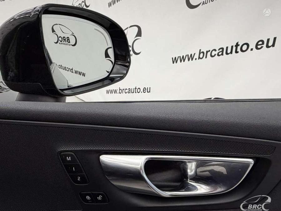 Black Volvo XC60 2020 in Vilnius, with an engine capacity of 1.97 L and mileage of 137 thousand km for 29900 €, photo 12 on AUTOMOTO.COM.LV