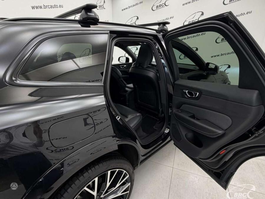 Black Volvo XC60 2020 in Vilnius, with an engine capacity of 1.97 L and mileage of 137 thousand km for 29900 €, photo 16 on AUTOMOTO.COM.LV