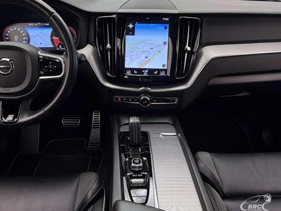 Black Volvo XC60 2020 in Vilnius, with an engine capacity of 1.97 L and mileage of 137 thousand km for 29900 €, photo 18 on AUTOMOTO.COM.LV