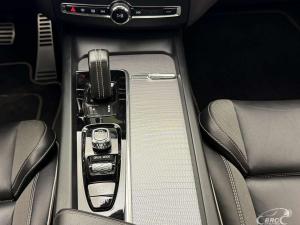 Black Volvo XC60 2020 in Vilnius, with an engine capacity of 1.97 L and mileage of 137 thousand km for 29900 €, photo 20 on AUTOMOTO.COM.LV