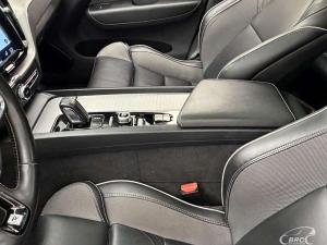 Black Volvo XC60 2020 in Vilnius, with an engine capacity of 1.97 L and mileage of 137 thousand km for 29900 €, photo 27 on AUTOMOTO.COM.LV