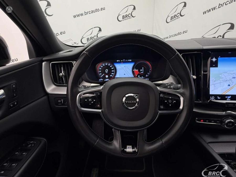 Black Volvo XC60 2020 in Vilnius, with an engine capacity of 1.97 L and mileage of 137 thousand km for 29900 €, photo 31 on AUTOMOTO.COM.LV