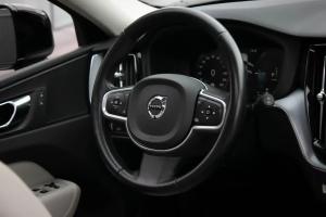 Melns Volvo XC60 2020 Tukums, ar dzinēja tilpumu 2.00 L un nobraukumu 127 tūkst. km par 28990 €, foto 5 vietnē AUTOMOTO.COM.LV