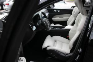 Melns Volvo XC60 2020 Tukums, ar dzinēja tilpumu 2.00 L un nobraukumu 127 tūkst. km par 28990 €, foto 9 vietnē AUTOMOTO.COM.LV