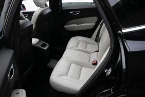 Melns Volvo XC60 2020 Tukums, ar dzinēja tilpumu 2.00 L un nobraukumu 127 tūkst. km par 28990 €, foto 10 vietnē AUTOMOTO.COM.LV