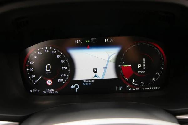 Volvo XC60 2020 in Tukums on AUTOMOTO.COM.LV Black Volvo XC60 2020 in Tukums, with an engine capacity of 2.00 L and mileage of 127 thousand km for 28990 €, photo 11 on AUTOMOTO.COM.LV