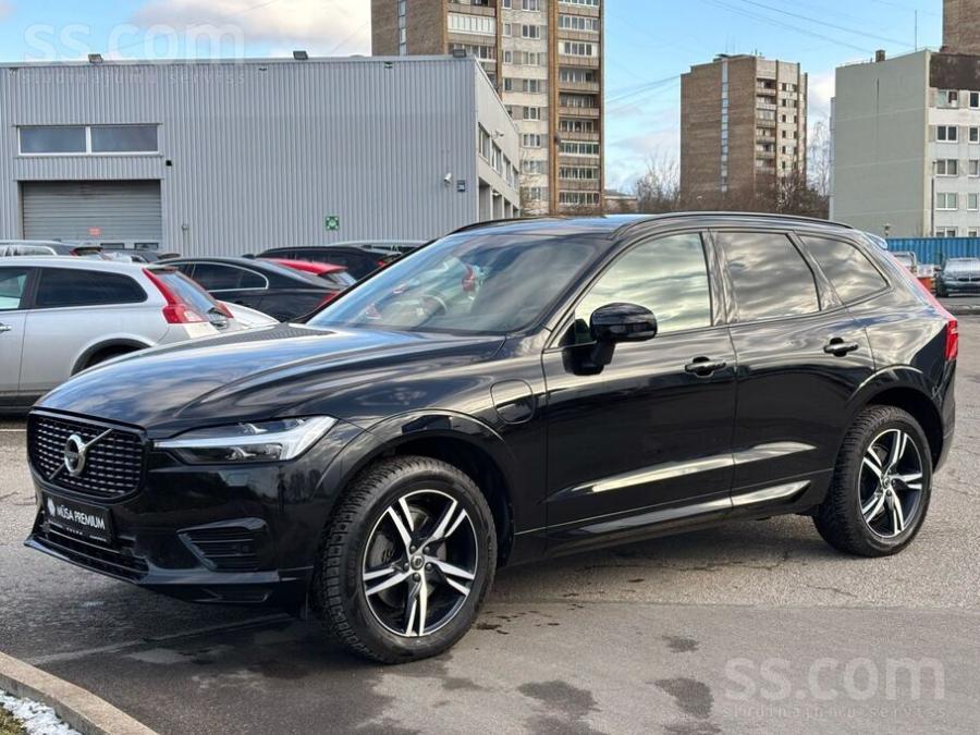 Melns Volvo XC60 2021 Rīga, ar dzinēja tilpumu 2.00 L un nobraukumu 141 tūkst. km par 33990 €, foto 3 vietnē AUTOMOTO.COM.LV