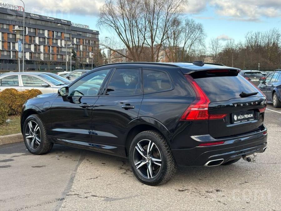 Melns Volvo XC60 2021 Rīga, ar dzinēja tilpumu 2.00 L un nobraukumu 141 tūkst. km par 33990 €, foto 4 vietnē AUTOMOTO.COM.LV