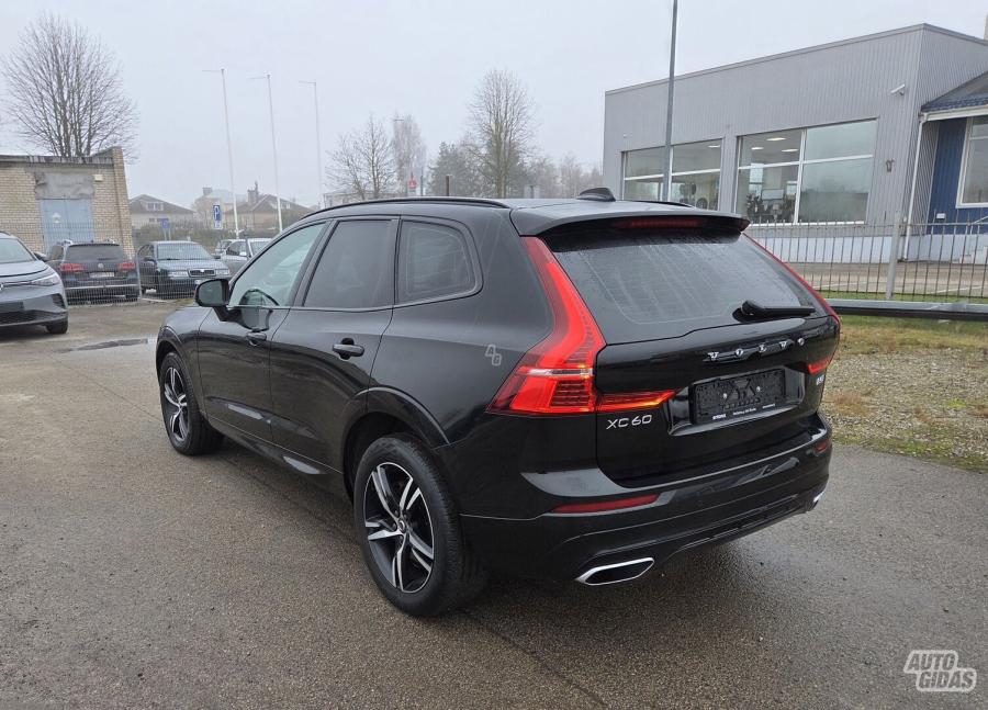 Black Volvo XC60 2021 in Vilnius, with an engine capacity of 2.00 L and mileage of 98 thousand km for 36500 €, photo 5 on AUTOMOTO.COM.LV